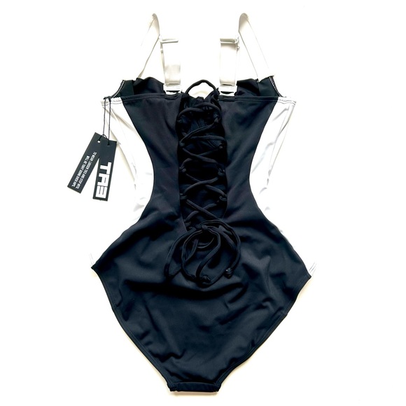 Ta3 | Swim | Sleek Black And White Onepiece Swimsuit With Sweetheart ...